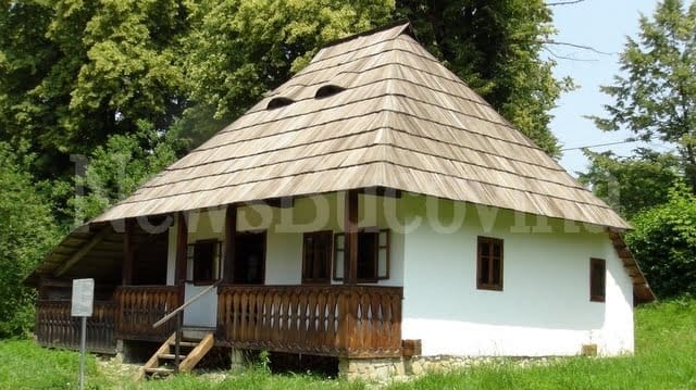 Doua noi atractii pentru turisti in judetul Suceava: Comorile Muntelui ...
