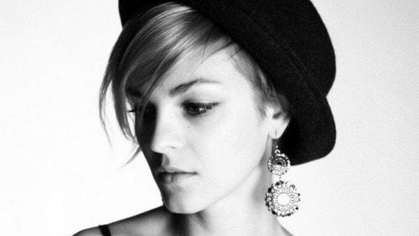 Vezi aici ce crede actrita Madalina Anea despre Stela Popescu!