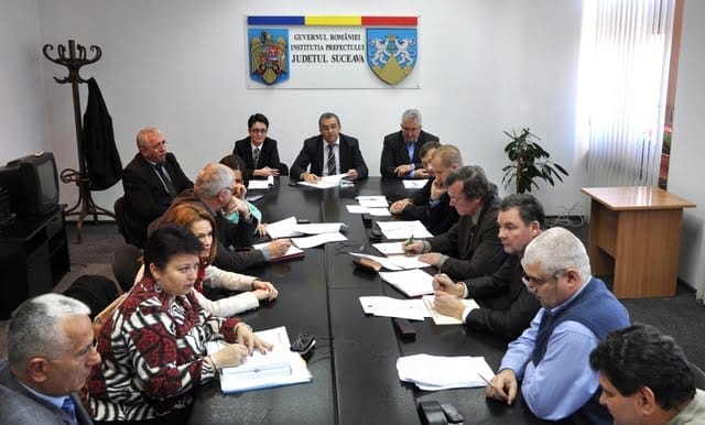 Vezi ce au reclamat angajatii TPL Suceava prefectului Florin Sinescu