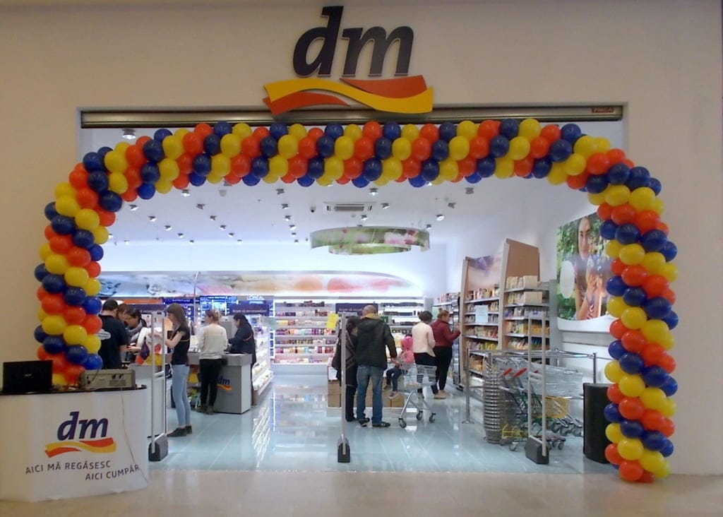 S-a inaugurat magazinul dm drogerie markt din Iulius Mall Suceava. Trei ...