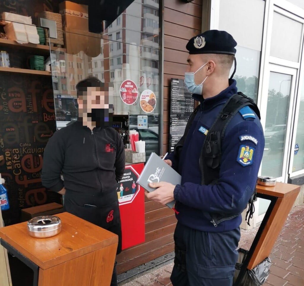 Jandarmii suceveni au amendat, duminica, aproape 50 de suceveni care nu ... Jandarmii suceveni au amendat, duminica, aproape 50 de suceveni care nu ...