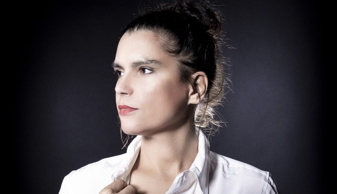 Întâlnire francofonă cu tânăra cântăreață Lily Luca, în această ...