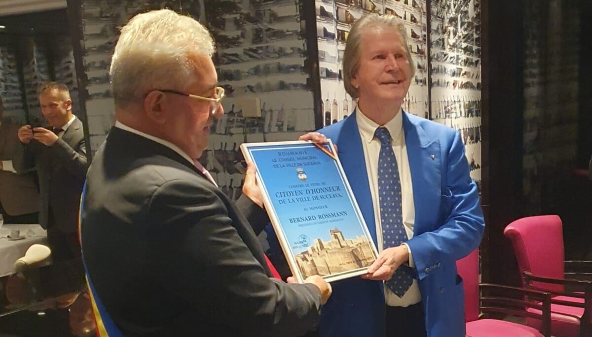 Ion Lungu a mers la Paris să-i ofere lui Bernard Rossmann titlul de ...