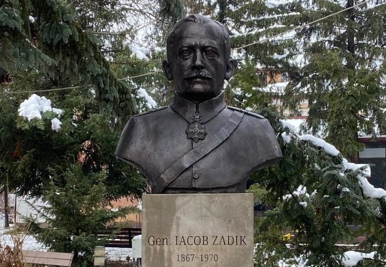 Ion Lungu anunță că bustul generalului Iacob Zadik de pe Aleea ...