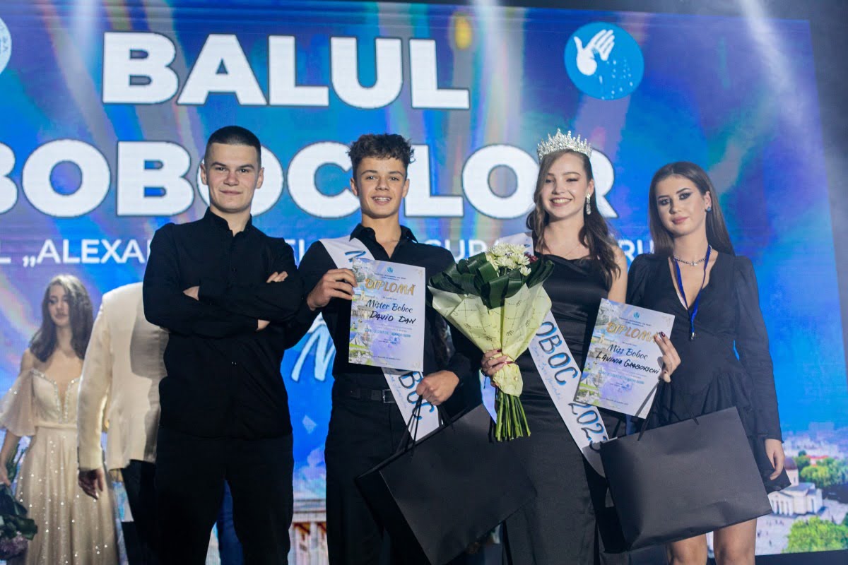 Lavinia Grabovschi și David Dan-Miss și Mister Boboc la Balul Bobocilor ...