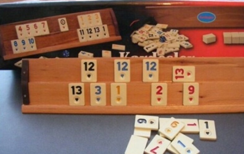 Tânăr dus cu ambulanța la spital după ce a fost lovit în cap cu tabla ...