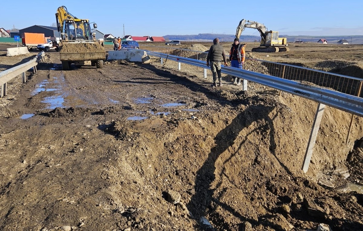 Traficul pe podul provizoriu de la Milișăuți ar urma să fie reluat ...